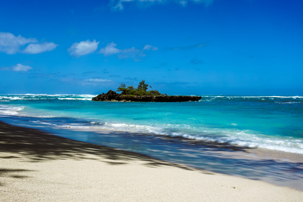 Kawela Beach - LAURALOHA TRAVEL